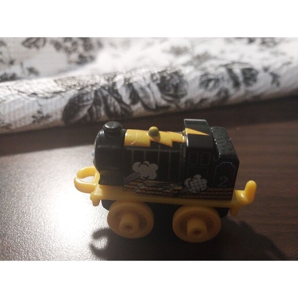 Fisher-Price | Toys | Thomas Friends Minis Train Engine Dc Super ...